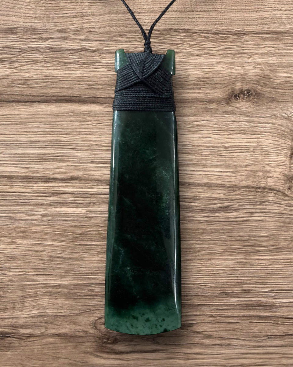 Hand Carved New Zealand Pounamu Toki. Greenstone Pendant with Kete Bag ...
